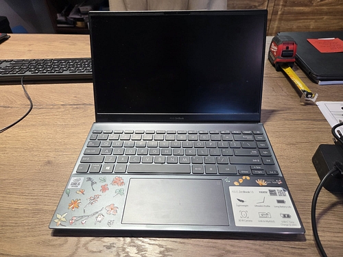 Laptop ASUS ZenBook 13 0BD4J732 ; procesor Intel Core i5