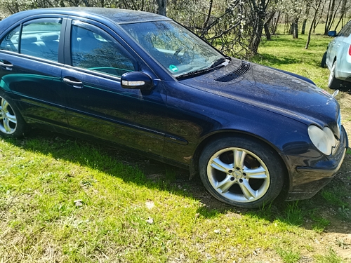 Autoturism marca Mercedes-Benz model 203-R00DF0 culoare ALBASTRU