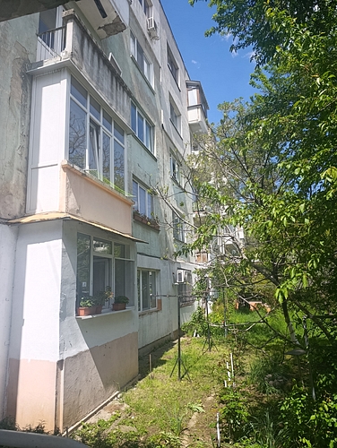 Imobil compus din doua camere de locuit si dependinte
